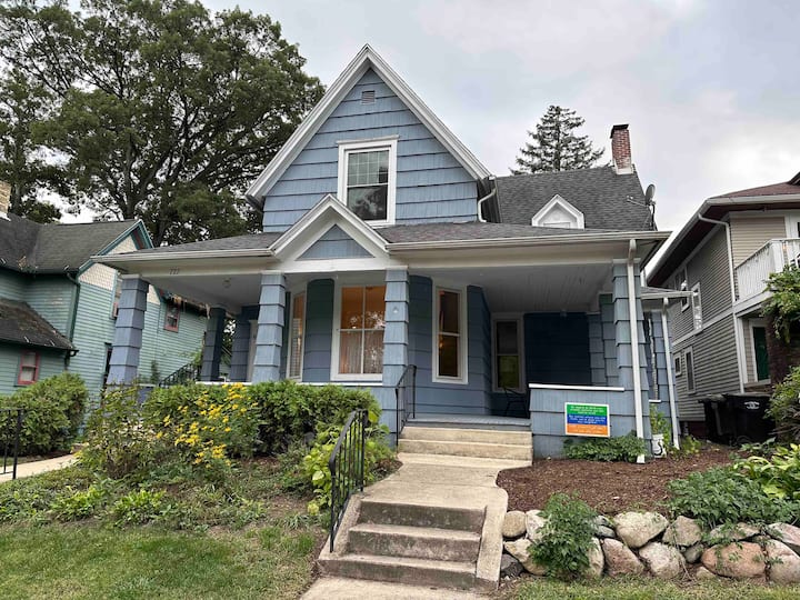 Forest Ave. Four Bedroom – Perfect For Football - South Bend, IN