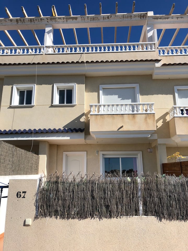 Lovely Villa, Ideal For Family Holidays Or Golfing - Playa Flamenca