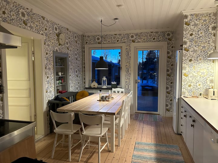 Järvsö- Och Naturnära Med 12+4 Sängplatser. - Ljusdal