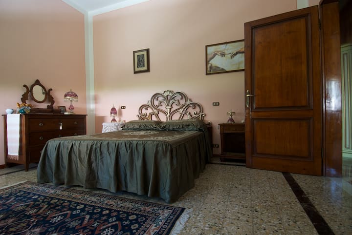 Enjoy Our Spacious Apartment - Lucca