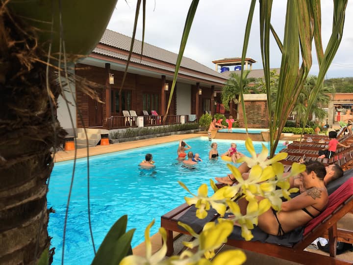 Khumlaanta Resort
Deluxe Pool Front 8 - Koh Lanta