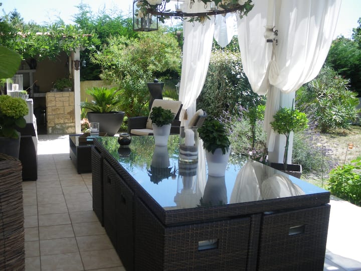 Maison Aquitaine Pour 8 Personnes. 
Jardin Arboré - Bayonne
