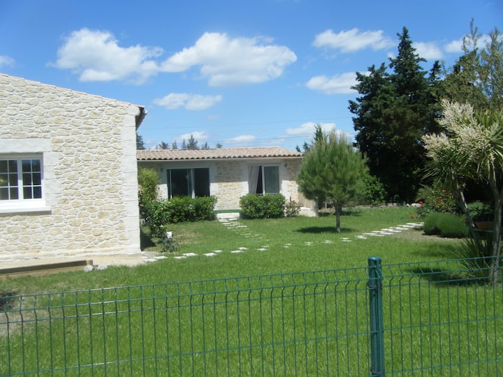Gîte Avec Piscine ( Sud France ) - Nîmes