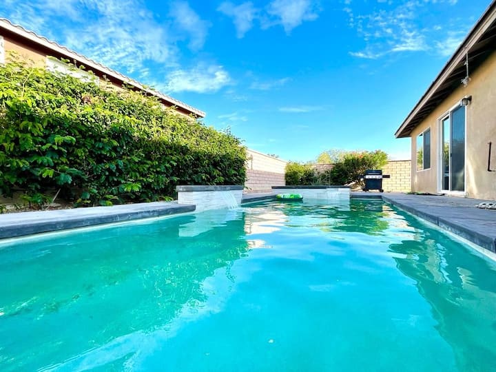 Happy Hour & Sunshine - Indio, CA