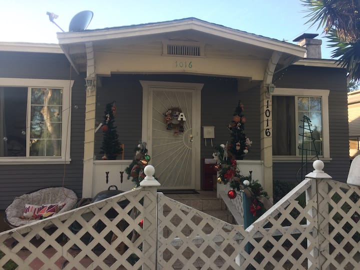 Small Cozy Cottage Home 10min Dtown Sd ,Wifi - Chula Vista, CA