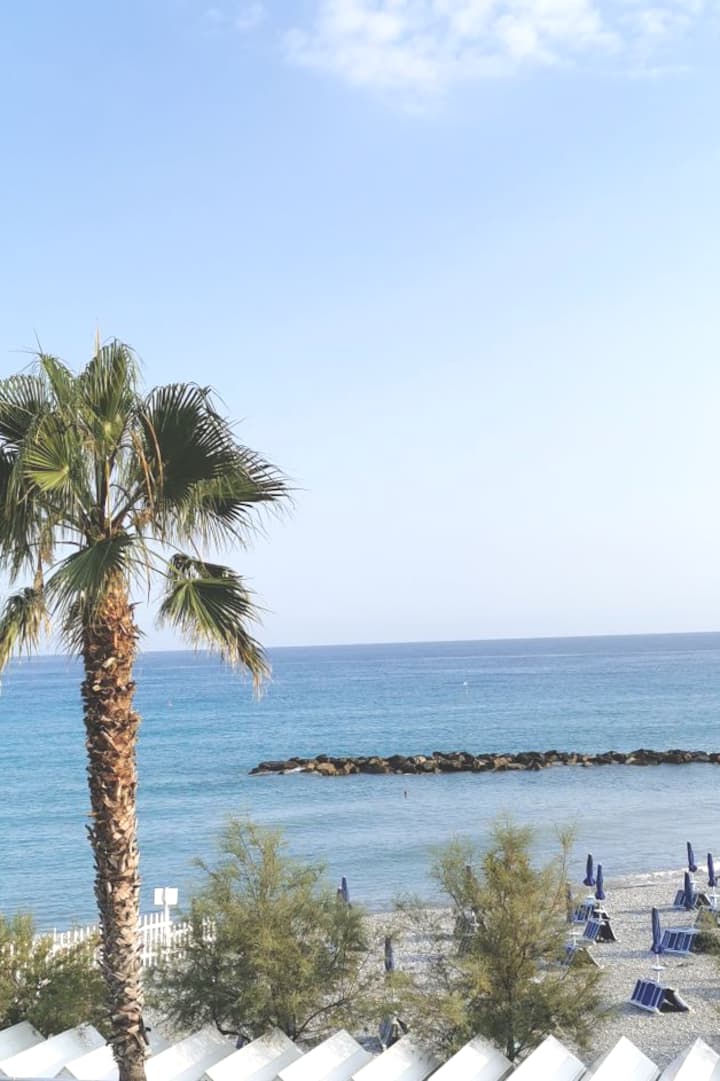 Magnifico Appartamento Fronte Mare, 3camere,2bagni - Vintimille