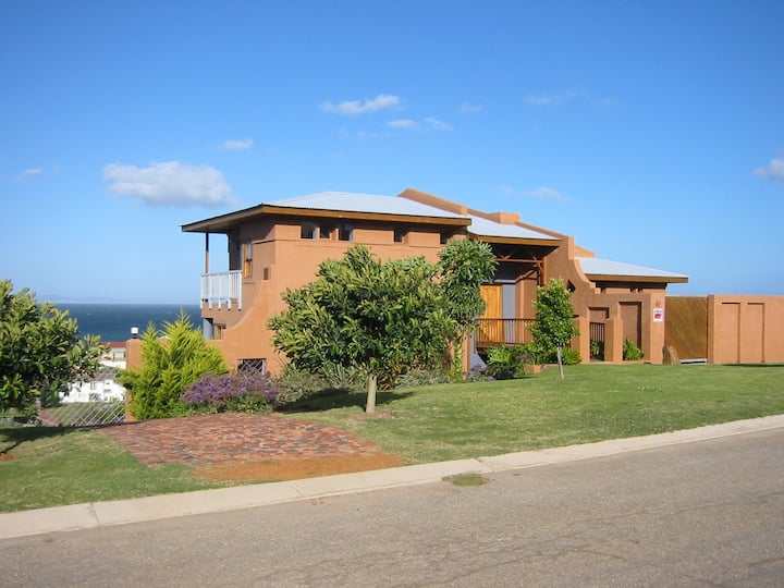 The Gem - Holiday Home @Gardenroute (Solar Power) - Jeffreys Bay