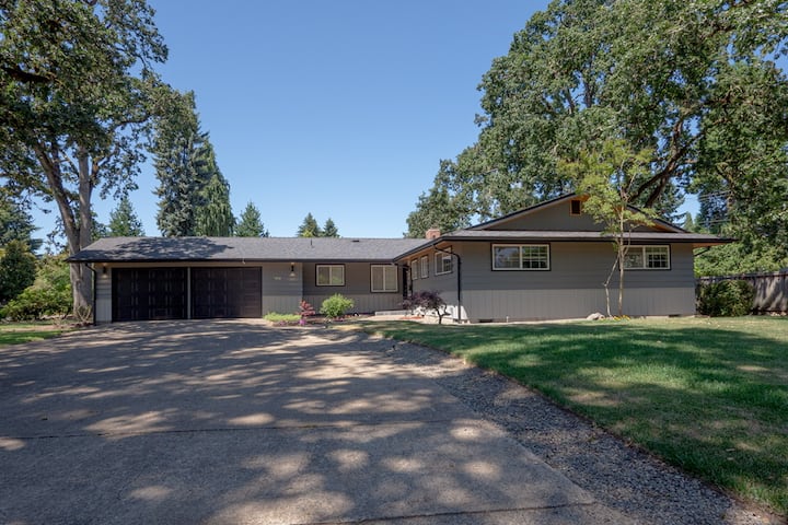 Oakway, Autzen, Country Club! - Eugene, OR