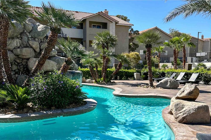 Pet-friendly 1bd, Free Parking, Gated By Strip - The STRAT Hotel, Casino & SkyPod