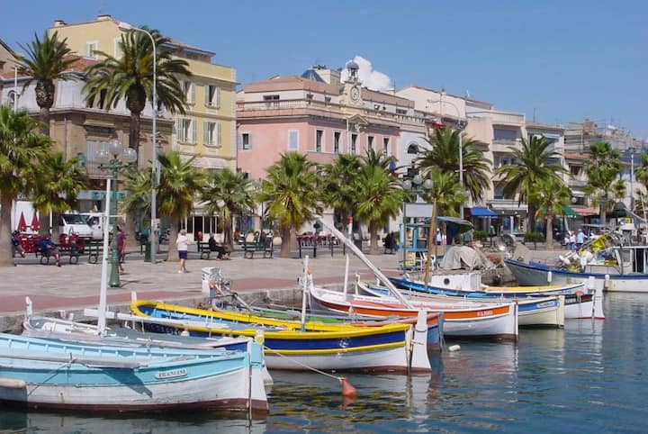 Sanary Centre-port -10 Min Plage Parking Gratuit - Sanary-sur-Mer