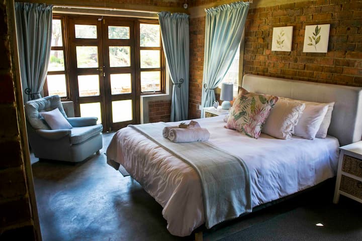 Mazvikadei Vacation Rentals & Homes - Mashonaland West Province ...