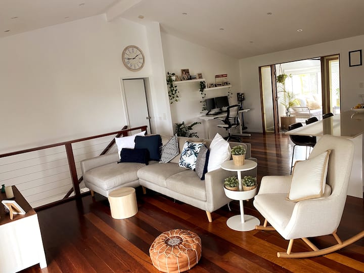 Beach House + Pool (Pet Friendly) - Mooloolaba