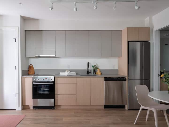 Modern & Peaceful Guest Suite - Vancouver