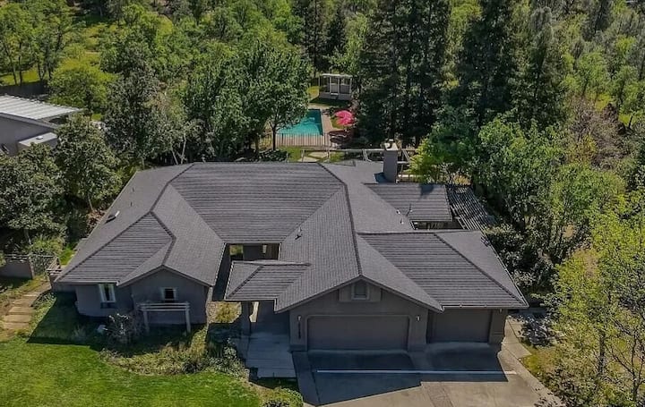 The Bostonian▪︎pool💦hot Tub🌀 Arcade🎮billiards🎱 - Shasta, CA