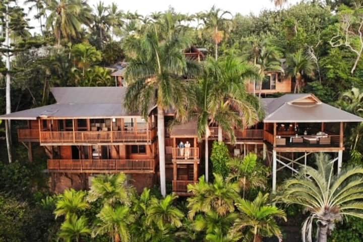 Pebble Beach Private Beach House  Hamilton Island - Whitsundays