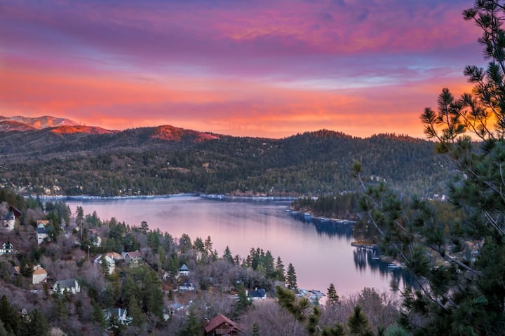 Beautiful Lake Views From Every Room 6 Bdrm 5 Bath - San Bernardino, CA