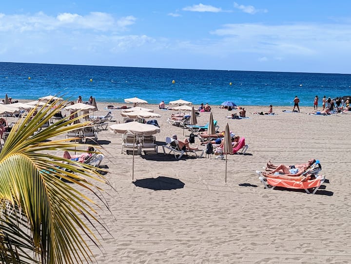 Bright Studio Steps From Beach! No Stairs! - Los Cristianos