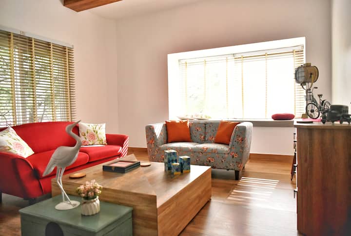 Premier Mountain-view Room & Private Deck | Meraki - Solan