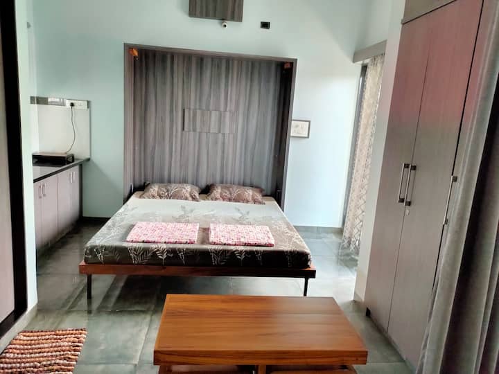 Shrivardhan Homestay Studio Apartment 201 - Indore