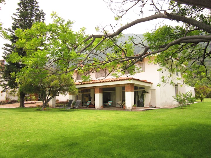 Relaxing Place In Front Of The Lake - Jocotepec