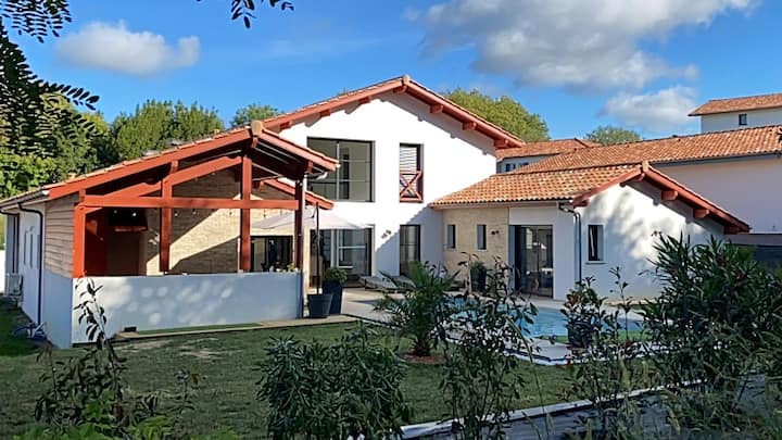 Maison Lumineuse Avec Piscine - Bayona, Francia
