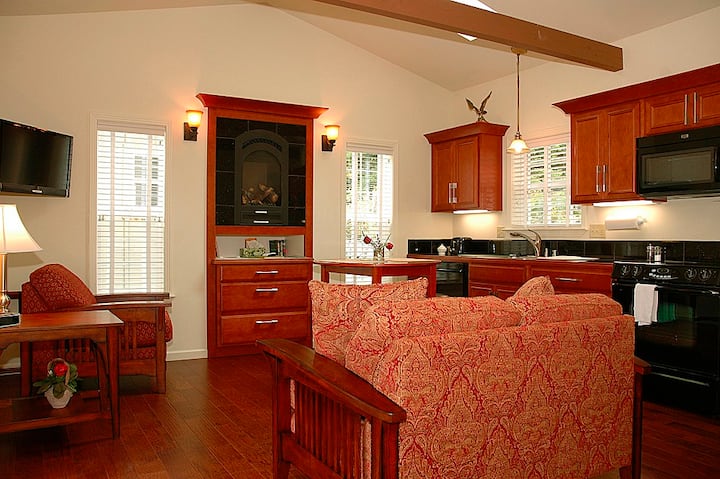 Luxurious Quiet, In 5 New Cottages! - Trinidad, CA