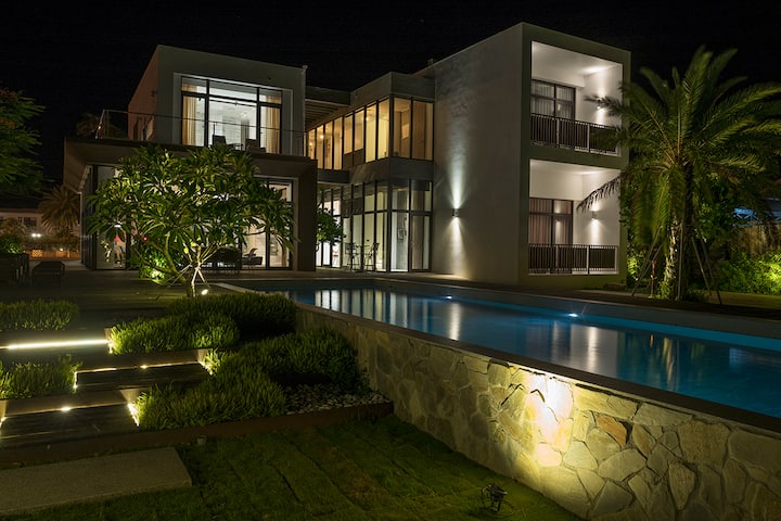 ｳﾞｨﾗ ｱｲﾗﾌｧﾛｽ ﾌﾟﾗｲﾍﾞｰﾄとｴﾚｶﾞﾝﾄ. 艾拉法蘿泳池Villa  12人包棟 - 恆春