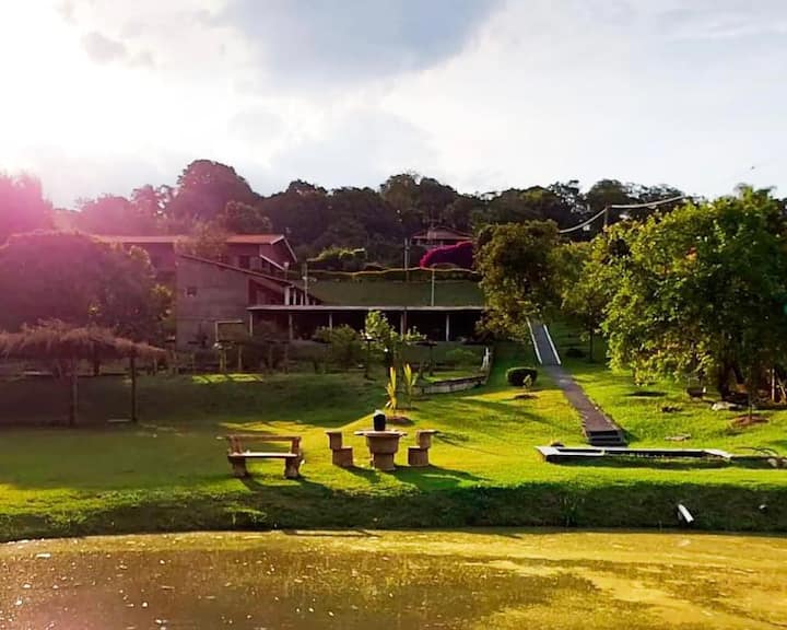 Chácara Encantada.
Desfrute Do Paraíso Em Socorro - Socorro