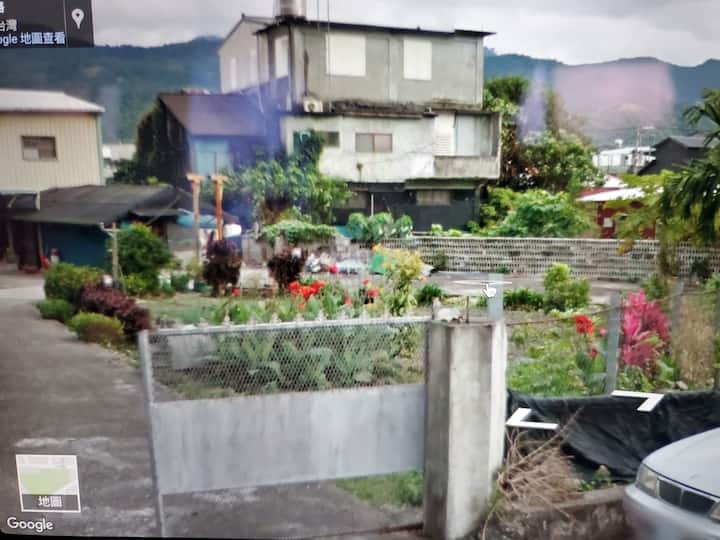 花東玉里鐵馬環島玉里車站 步行2分鐘可到圓環玉里麵臭豆腐名店 農場花園 穀倉體驗 大型車停車場充電樁 - Yuli Township