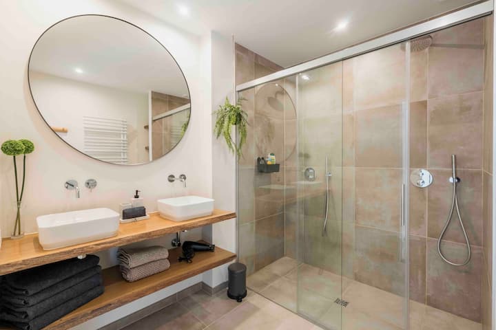 Modern 2bdr Flat @ Best Location + Sunny Terrace! - Antwerpen