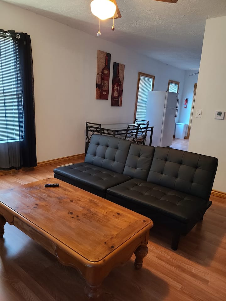 Rock River Airbnb - Rockford, IL