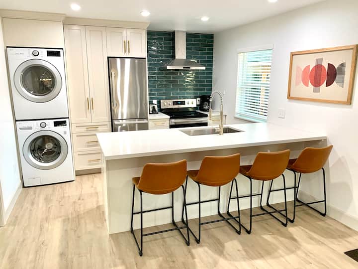 Euro-inspired Carriage Home For Professionals - Fresno, CA