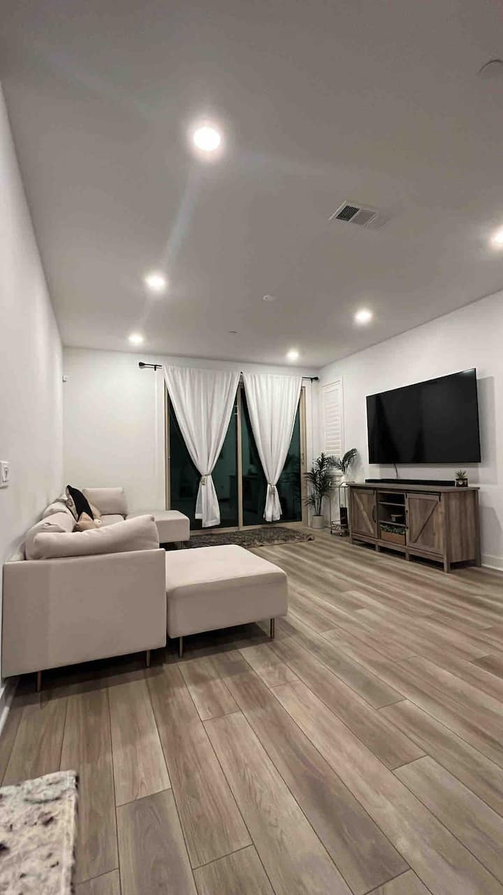 Comfortable And Quiet Room - Santa Paula, CA