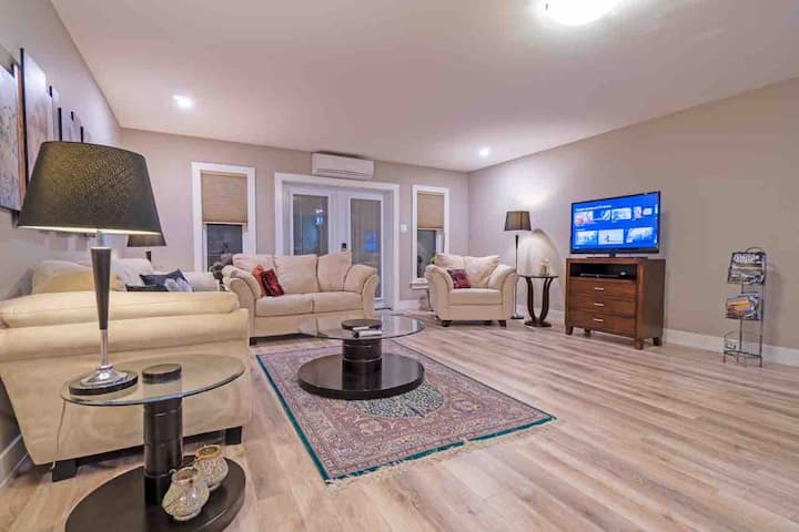 2 Bedroom Unit With Backyard Oasis - Halifax