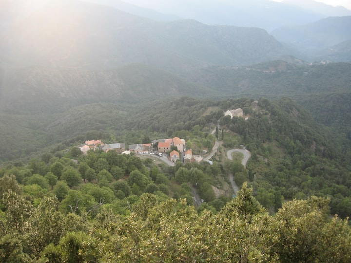 Dans Maison De Village Corse... - 阿蘭多