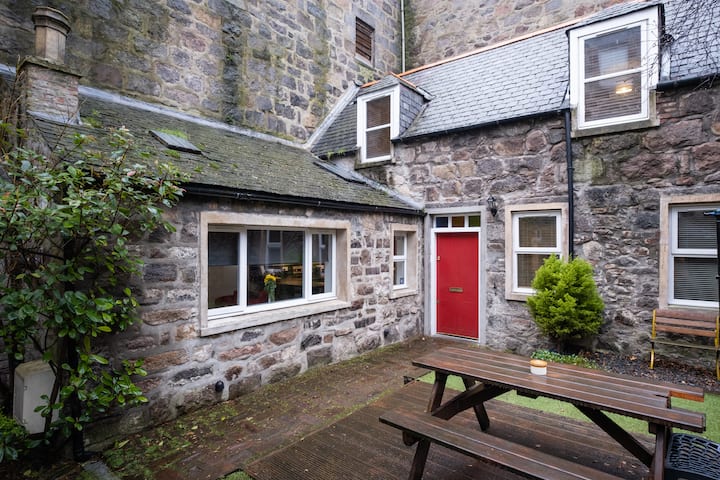 Cosy City Retreat  • Private Garden  • Peaceful - Aberdeenshire
