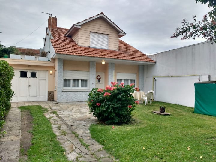 Amplia Casa De 2 Plantas.  Playa Grande. - Mar del Plata