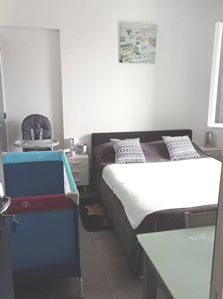 Une Hôte Avec Chambre Neuve Agréable Propre - Dompierre-sur-Besbre