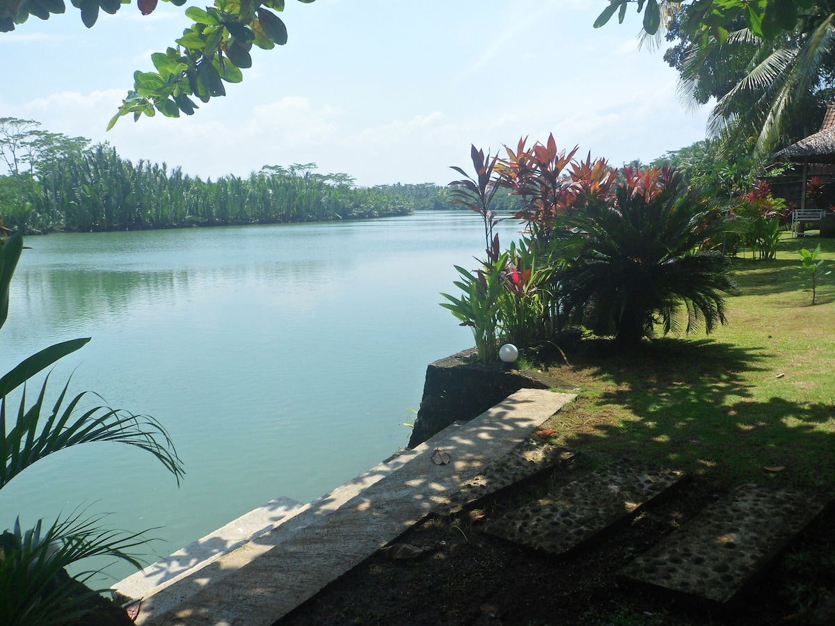 Family bungalow AC at Villa Dahon in Batu Karas - Huts for Rent in ...