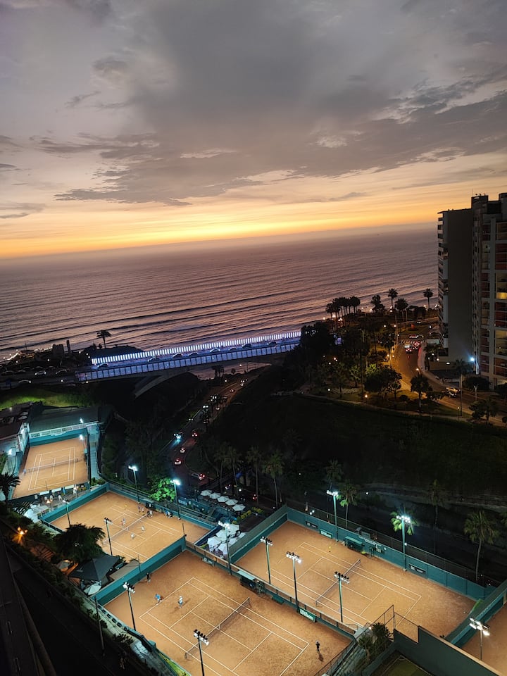 Sunset Splendor Miraflores - Lima
