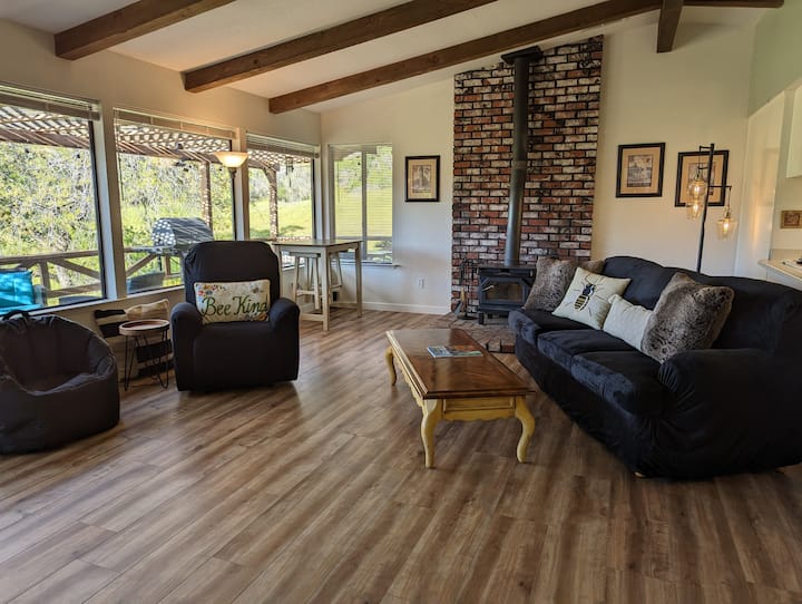New! The Gathering Place 3bed/2bath - Three Rivers