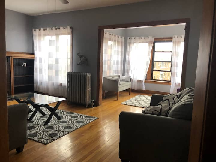 Hyde Park/ Bronzeville Apartment 3e - Chicago, IL