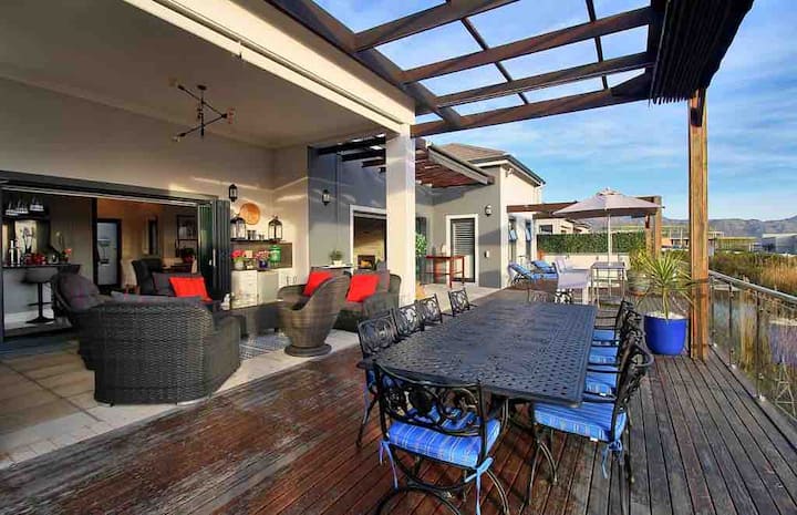 Elegance With A View On The Lake - Somerset West