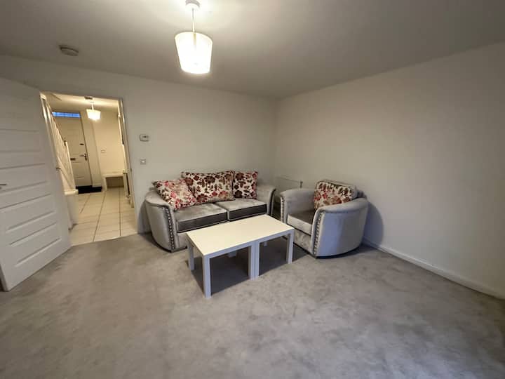 3bed Fullyfurnished Near Airport - Edinburgh