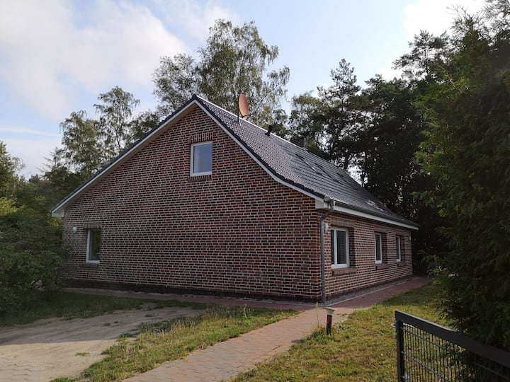 4 Zimmer Wohnung Im Zweifamilienhaus, Obergeschoss - Kaltenkirchen