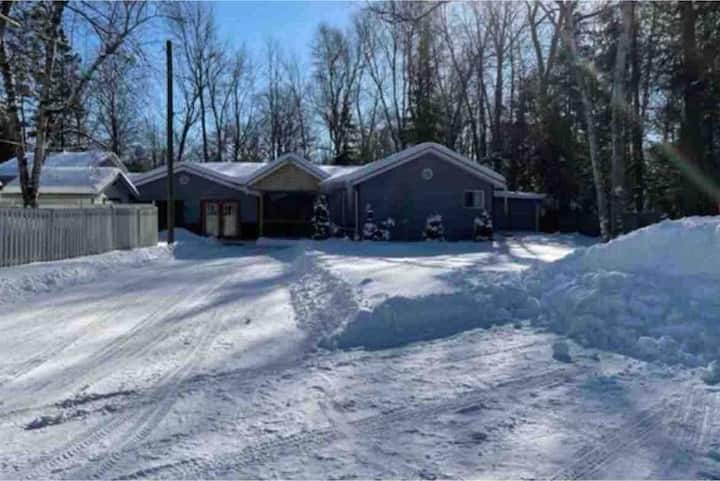 Ski Chalet 20 Mins To Blue Mountain - Wasaga Beach