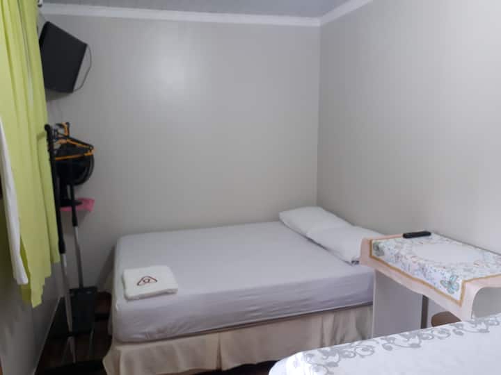 Quarto Para Alugar Com Banheiro Privado - Toledo