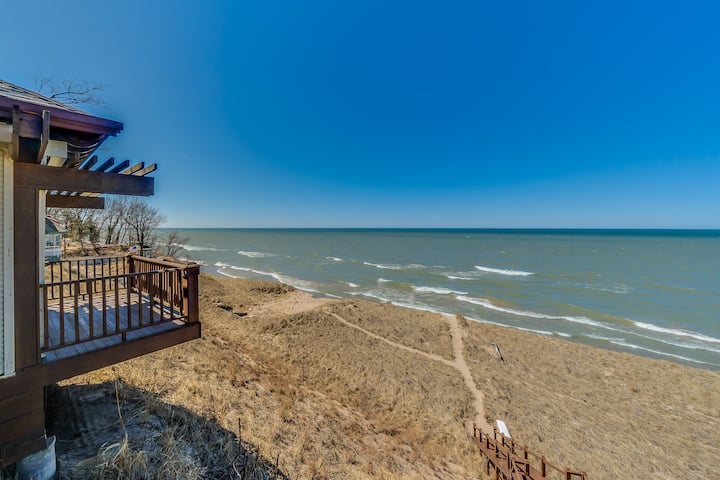 Lake Michigan Beach Front Home - Stevensville, MI