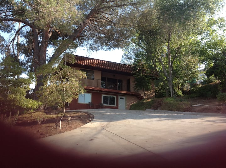 (2) Us Entire Upstairs Apartment  Mt Helix - Jamul Casino