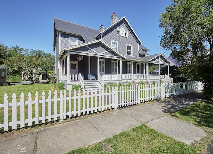 Historic Fort Steven’s Officers Quarters - Warrenton, OR